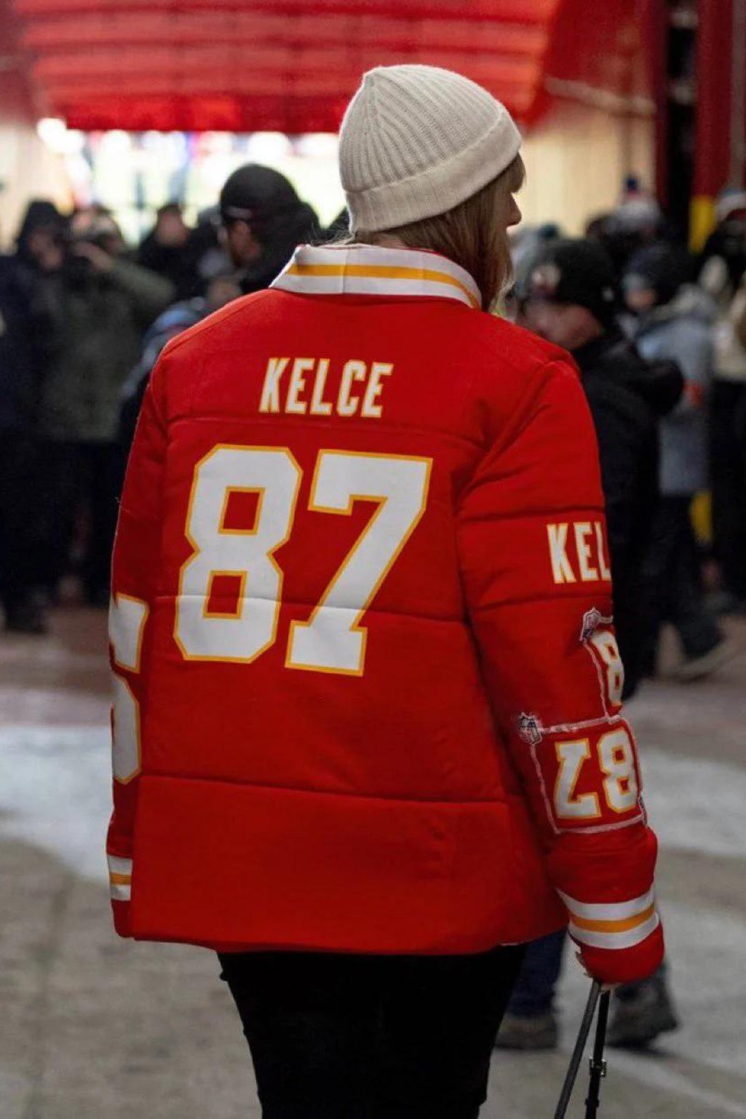 Taylor Swift Kelce 87 Chiefs Puffer Jacket, Travis Kelce Chiefs Game ...