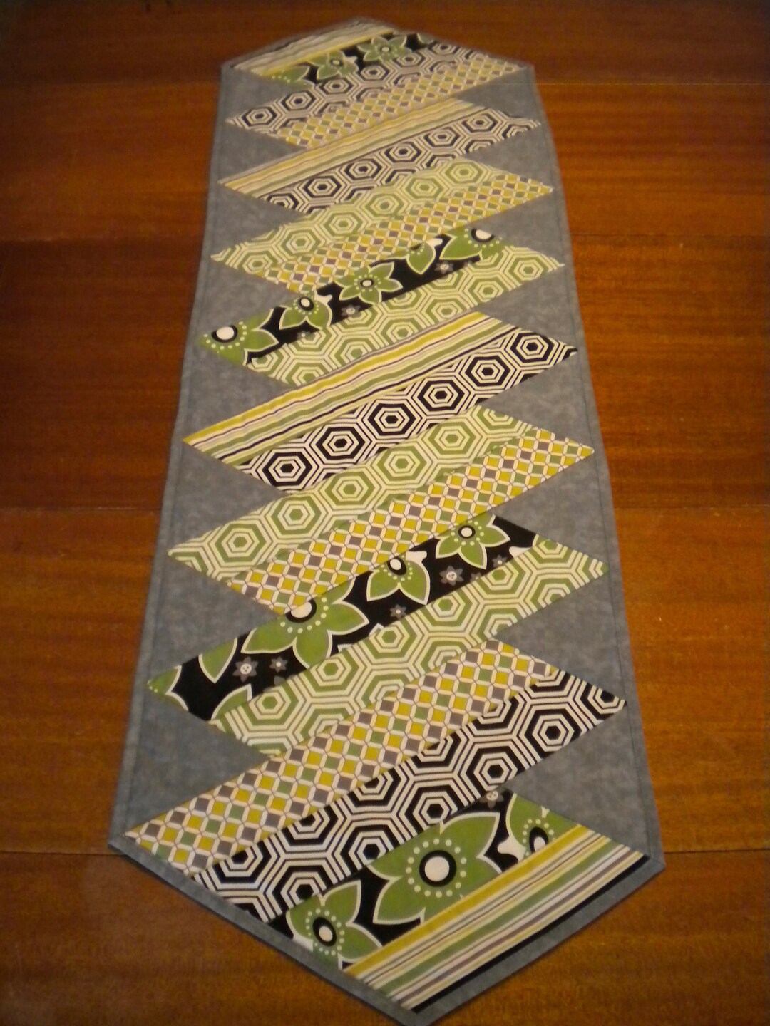 Hexie Shuffle Table Runner - Etsy