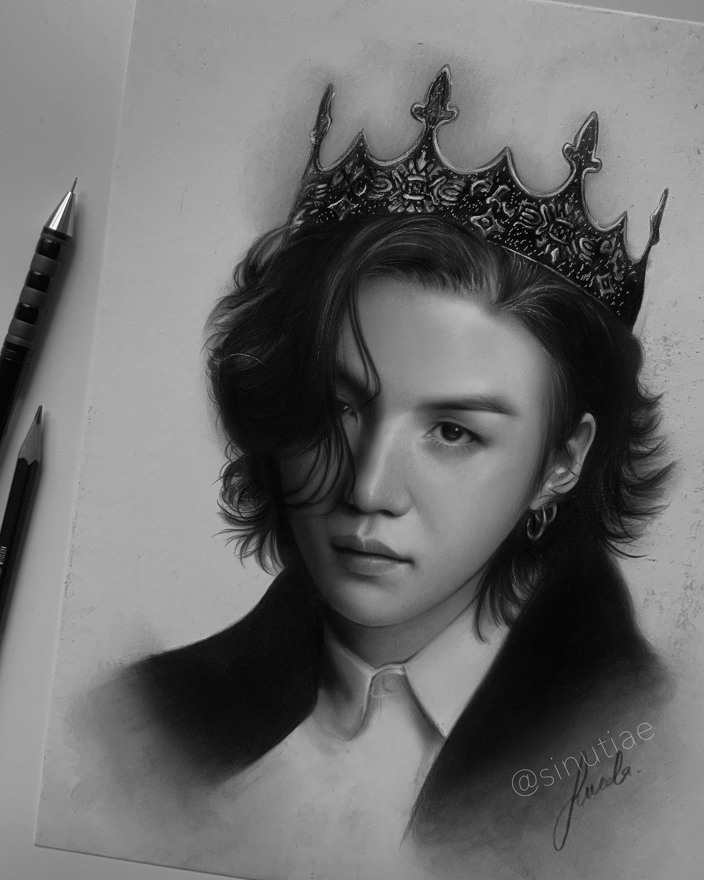 Dibujo a lápiz temático BTS Suga 'King': IMPRESIÓN de - Etsy México