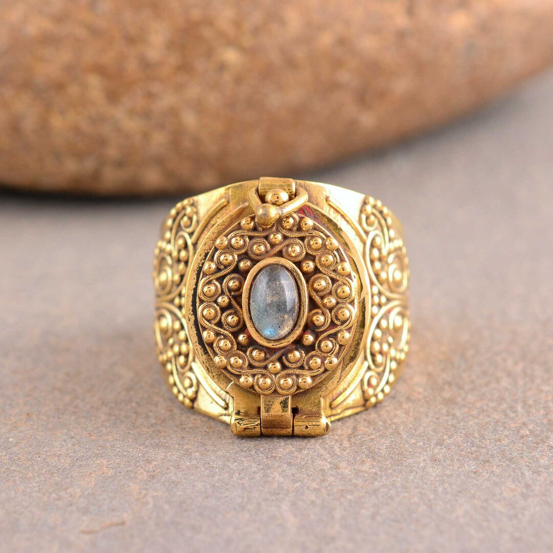 Labradorite Poison Ring, Gemstone Secret Box, Hidden Compartment ...