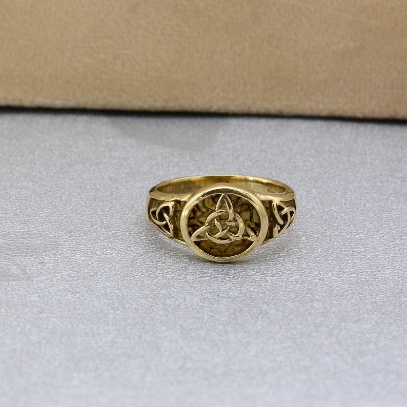 Handmade Gold Triquetra Signet Ring: Irish Celtic Filigree - Etsy