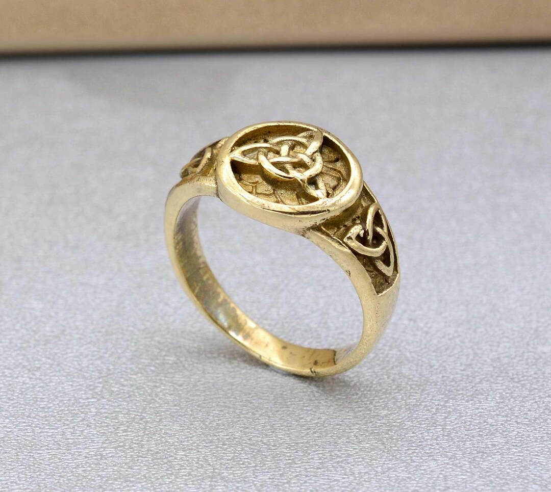 Solid Gold Triquetra Signet Ring, Handmade Gold Irish Celtic Filigree ...