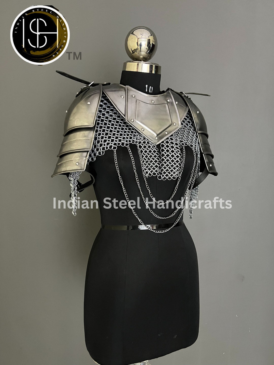 Knight Brave Female Armor, Gorget Pouldron Armor, Chaianmail Stylish ...