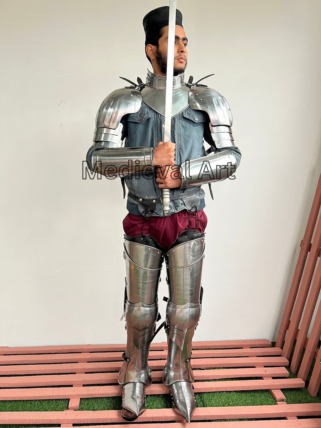 Medieval Knight Leg Armor, Shoulder Armor, Gorget Armor, Bracers Armor ...