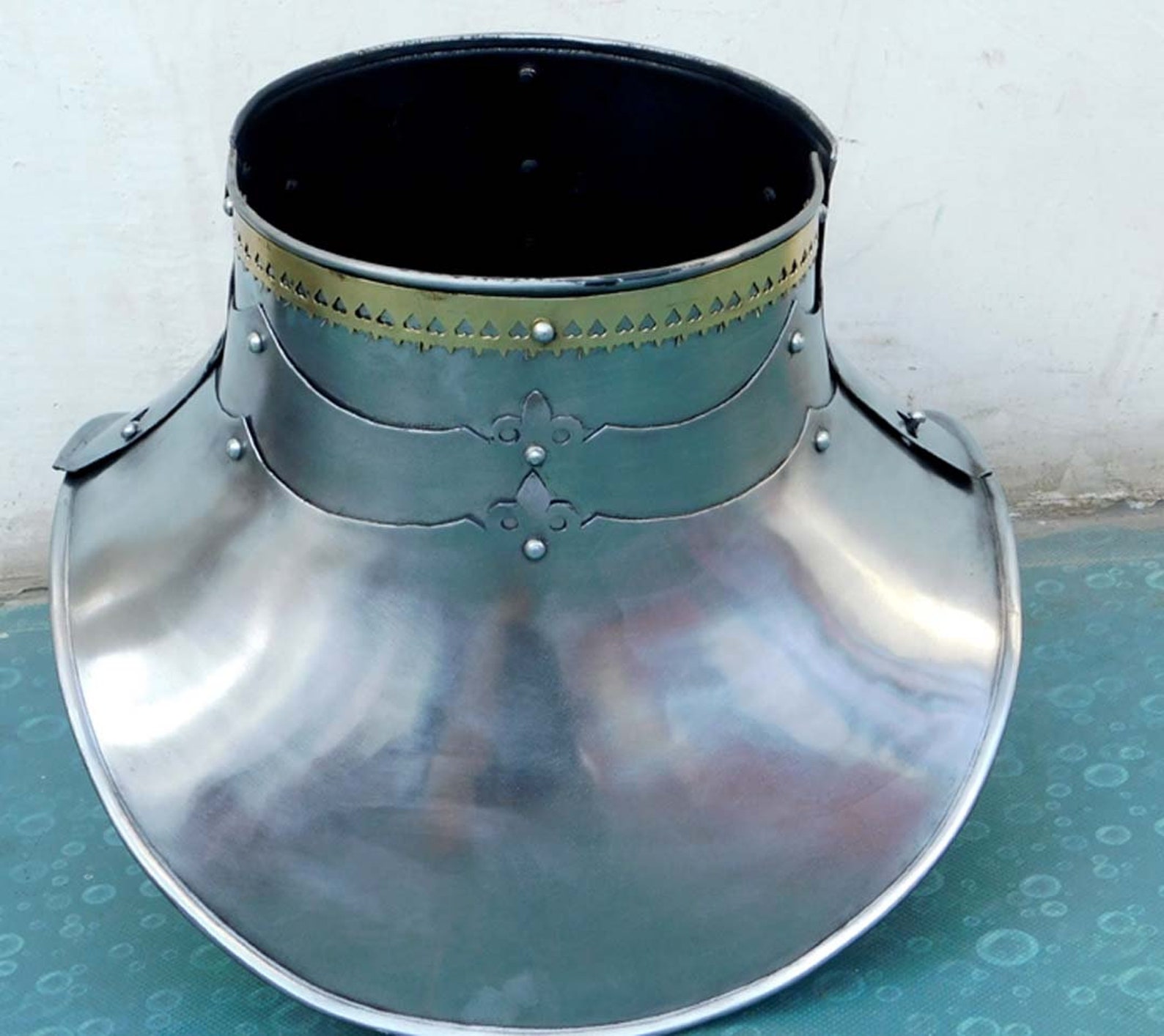 Handmade Steel Medieval Gorget: Gothic Neck Guard Armor, LARP Cosplay ...