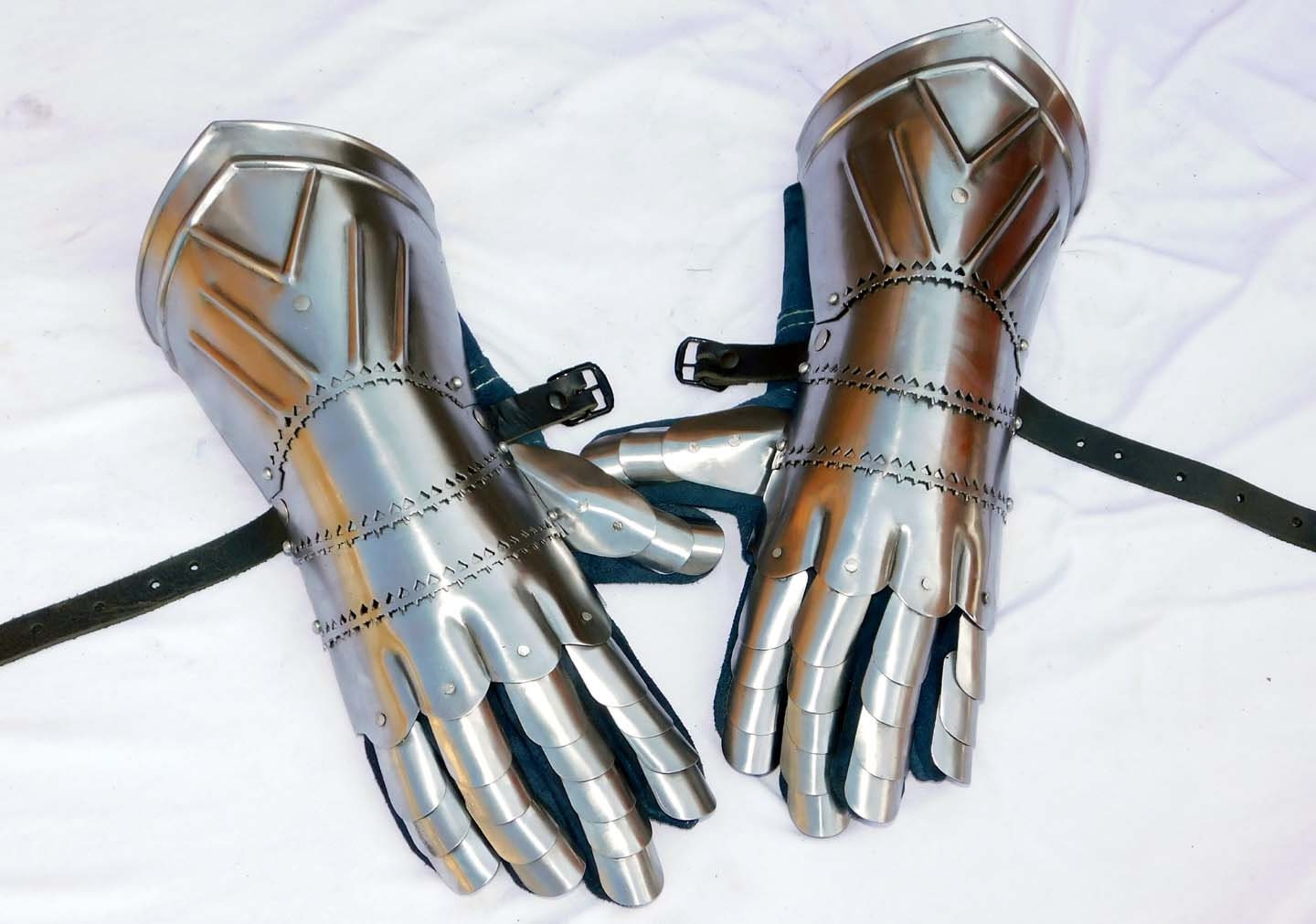 Gothic Gauntlet Armor, Gloves Armor, Fully Functional Finger, Cosplay ...