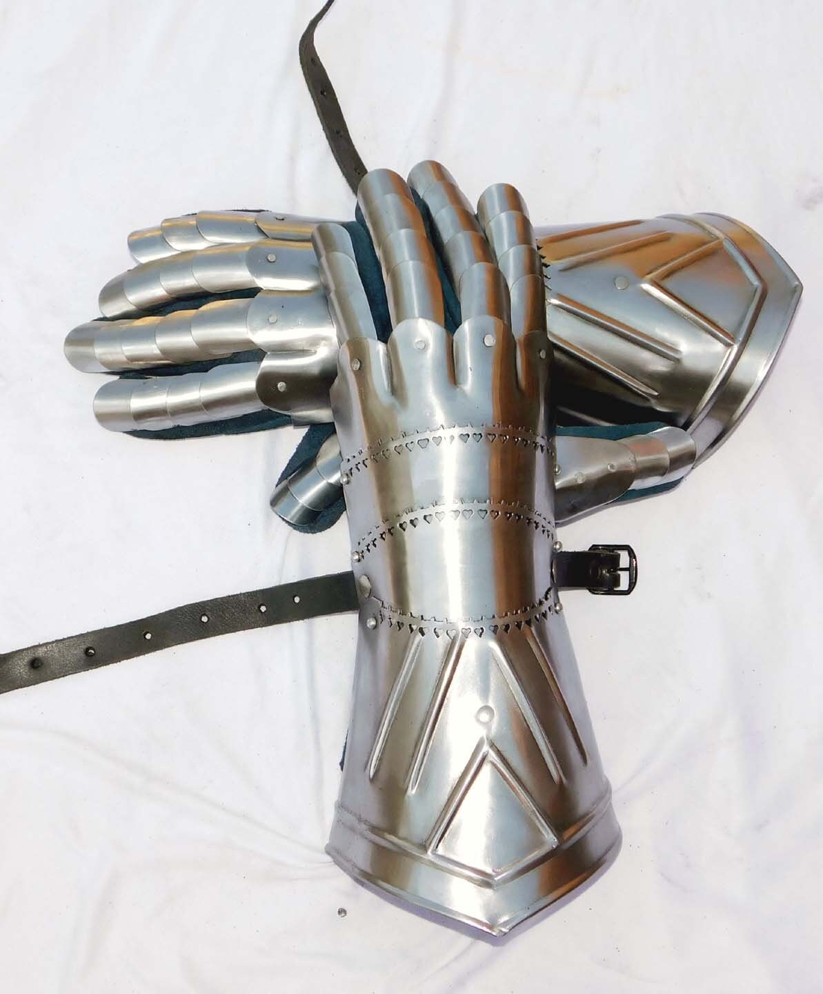 Gothic Gauntlet Armor, Gloves Armor, Fully Functional Finger, Cosplay ...