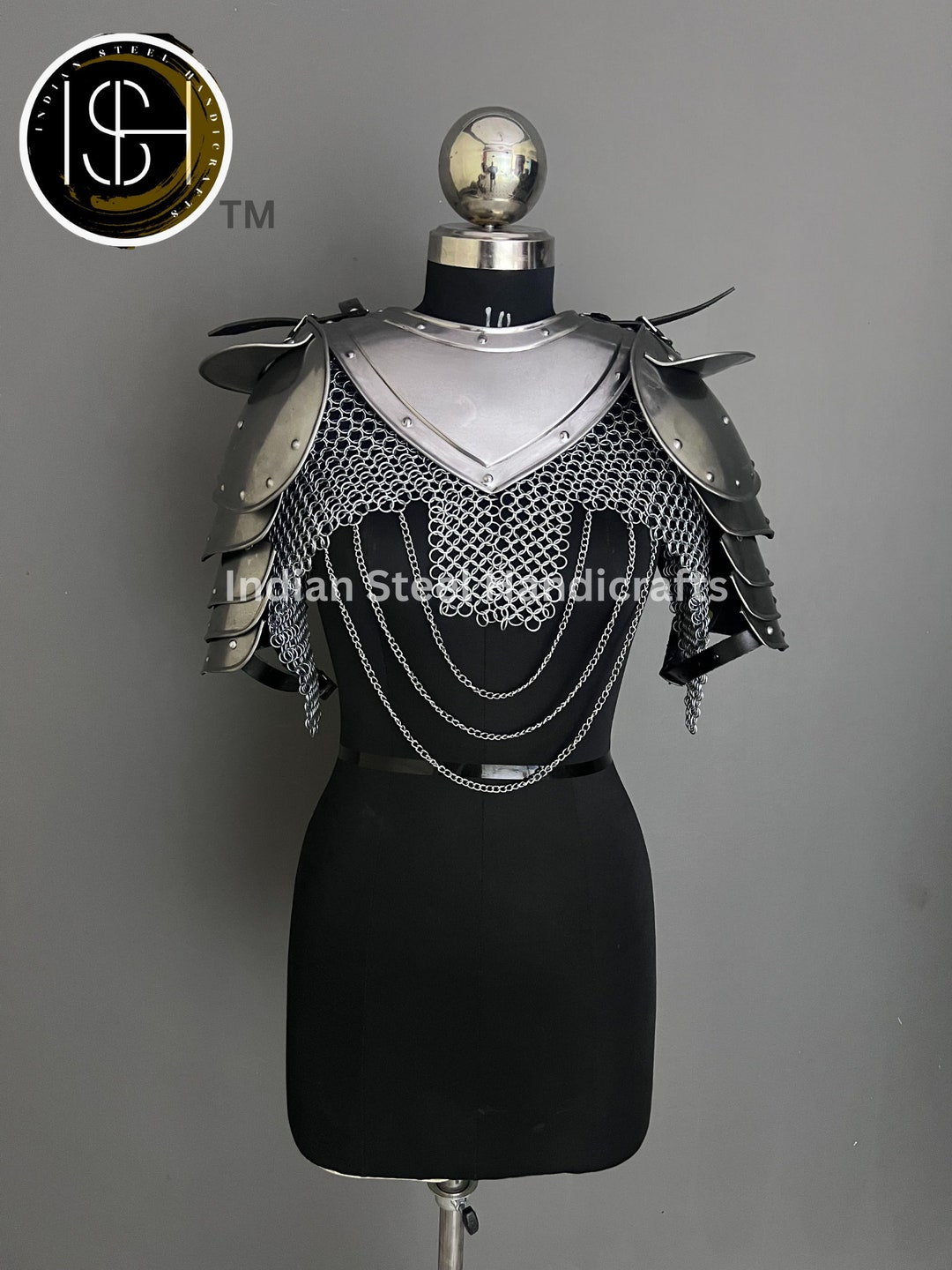 Knight Brave Female Armor, Gorget Pouldron Armor, Chaianmail Stylish ...