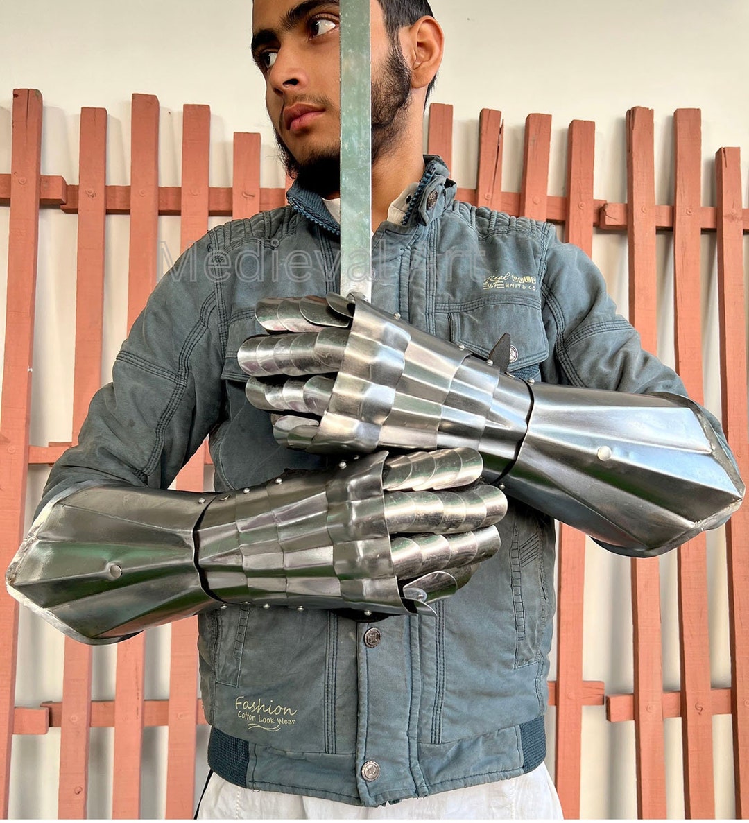 Medieval Knight Steel Gauntlets: Functional LARP Armor, Cosplay Costume ...