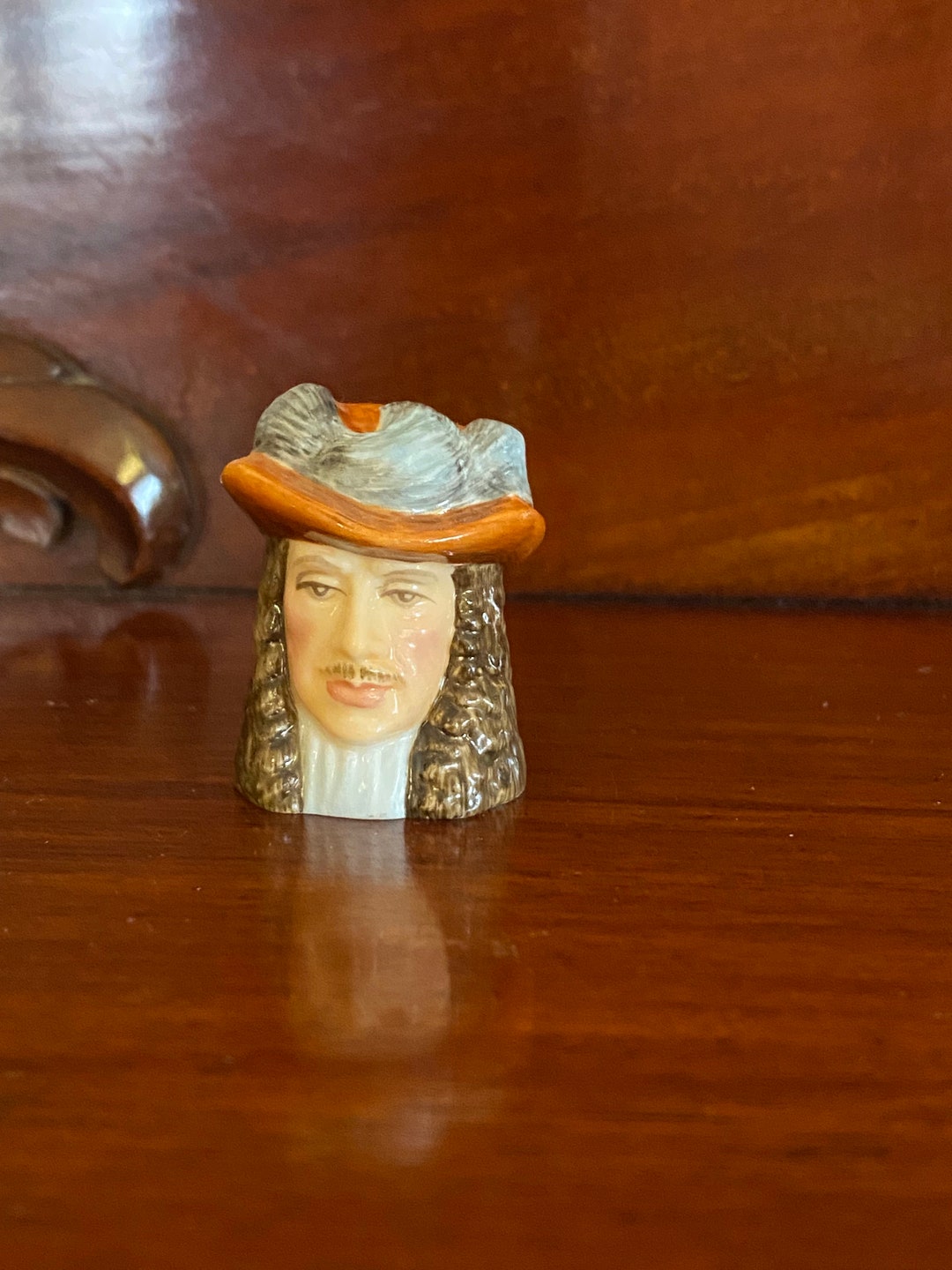 Vintage King Charles II Hand Painted Francesca Thimble, Collectible ...