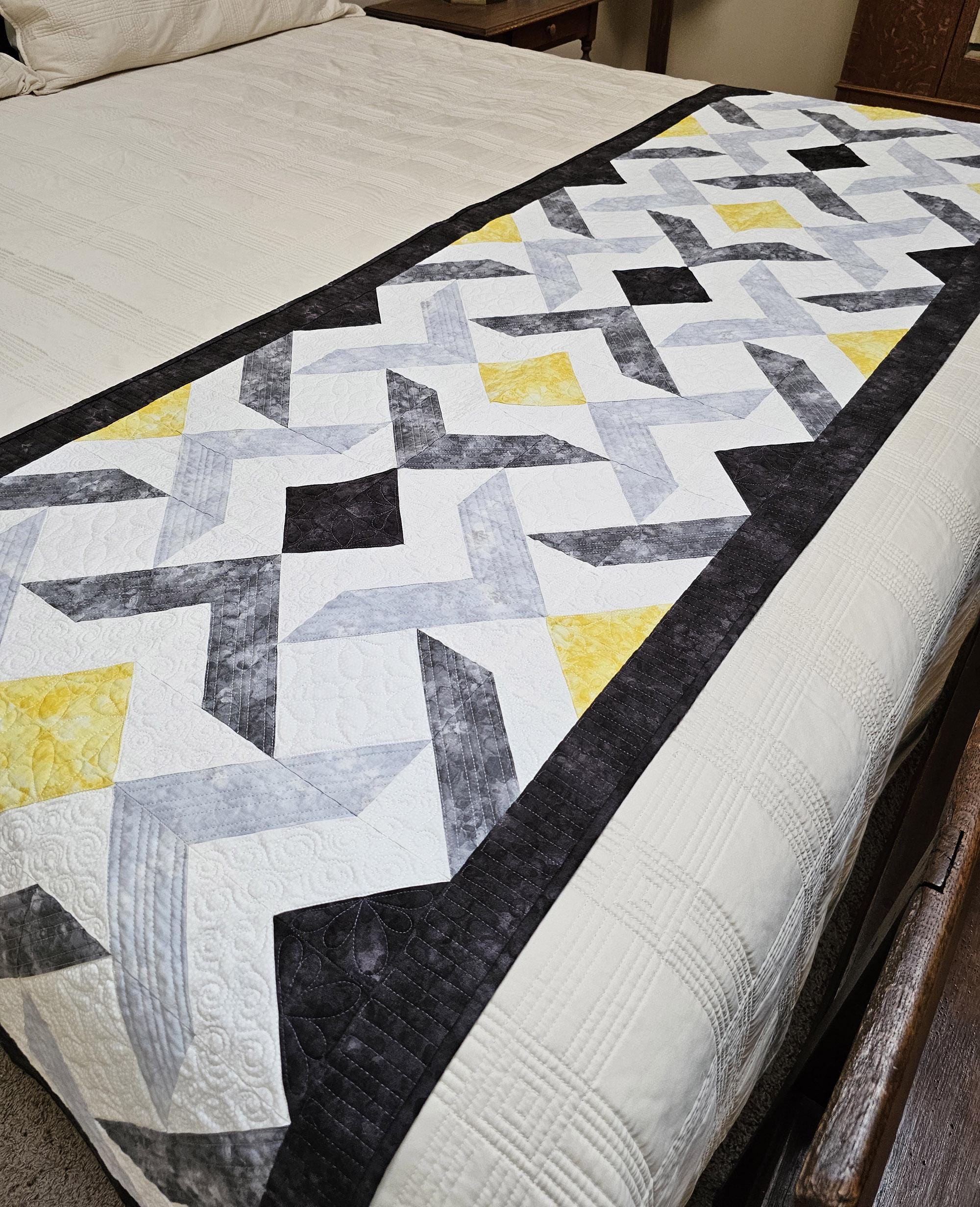 Handmade Quilted Bed Runner: Modern Geometric King Size Bedding (27.5 ...