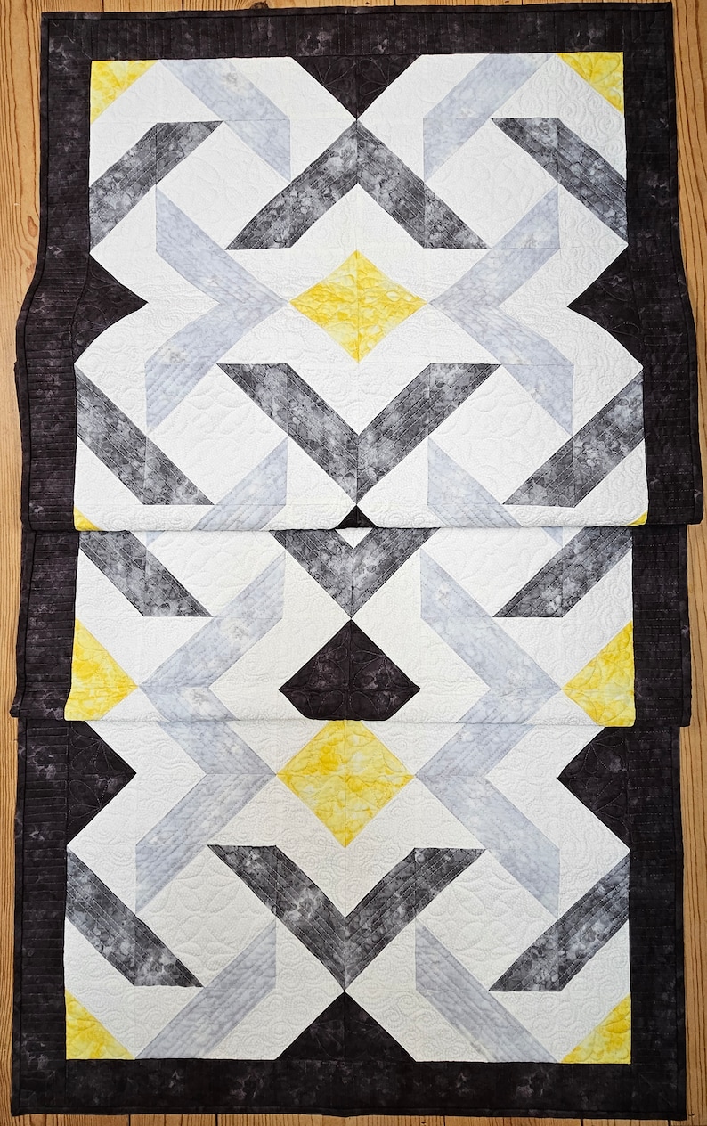 Handmade Quilted Bed Runner: Modern Geometric King Size Bedding (27.5 ...