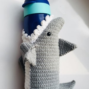 Crochet Shark Water Bottle Holder PATTERN Shark Bottle Gift Crochet ...