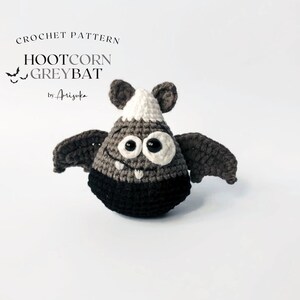 Crochet Shark Water Bottle Holder PATTERN Shark Bottle Gift Crochet ...