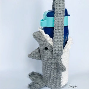 Crochet Shark Water Bottle Holder PATTERN Shark Bottle Gift Crochet ...