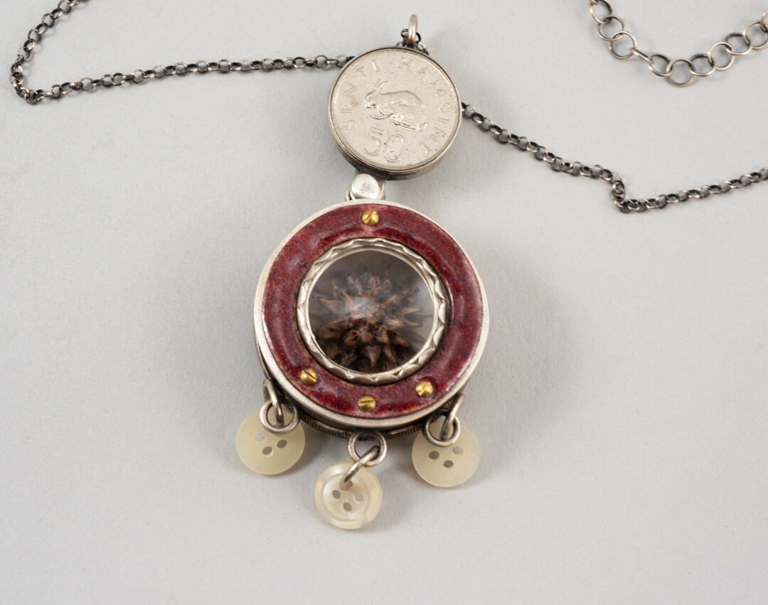 Red Pod &3 Buttons - Etsy