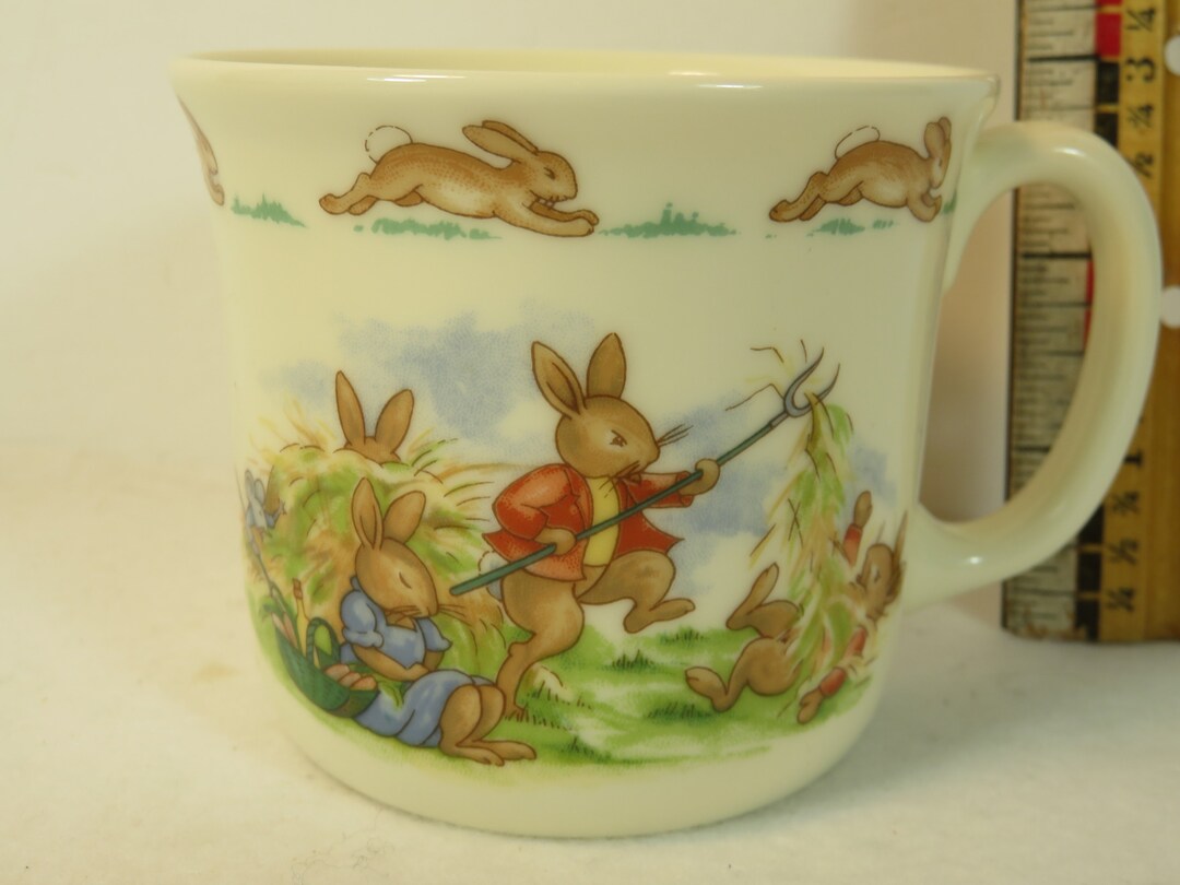 Bunnykins Playing in Haystack Bunnies Rabbits 8 Oz Child Cup Royal ...