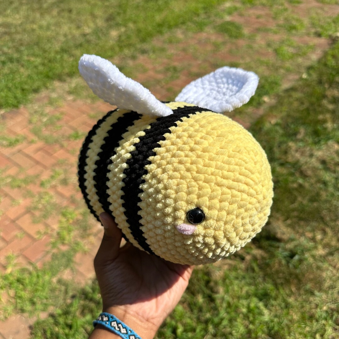 Crochet Bee Plushie | Amigurumi Velvet Stuffed Animal - Etsy
