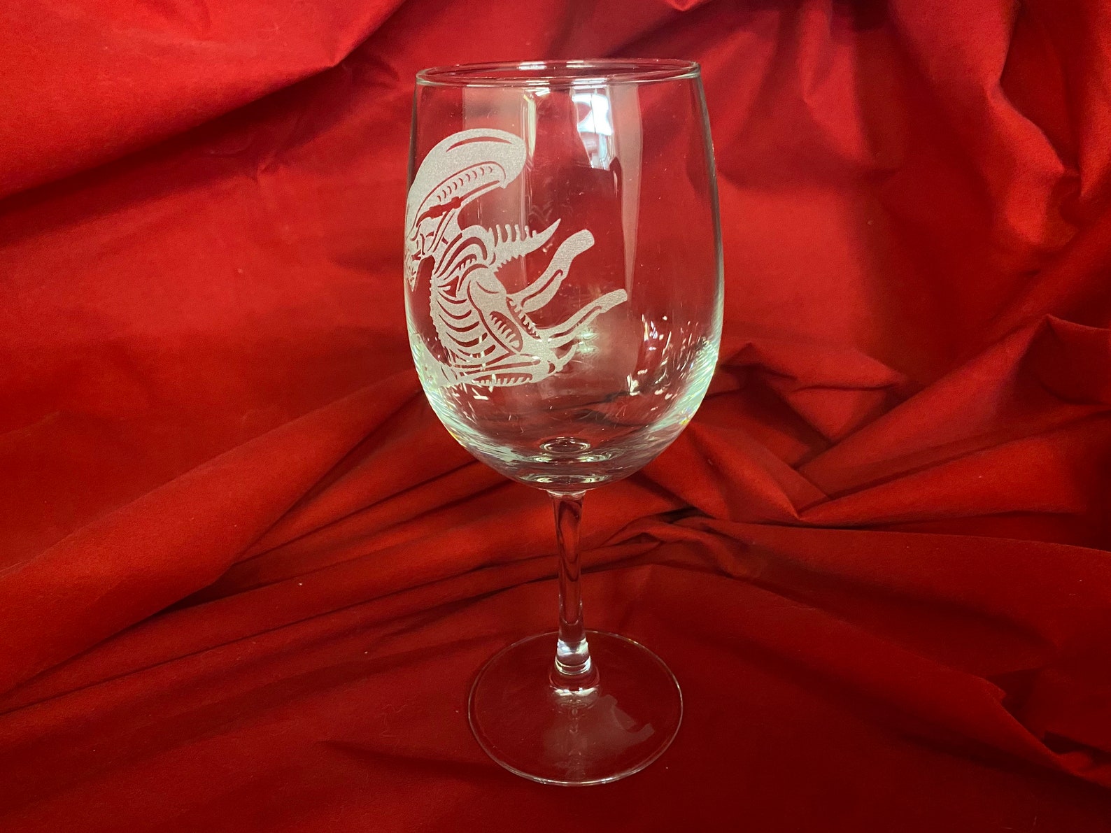 Alien Wine Glass Laser Etched Custom Sci-Fi Alien Glass with | Etsy
