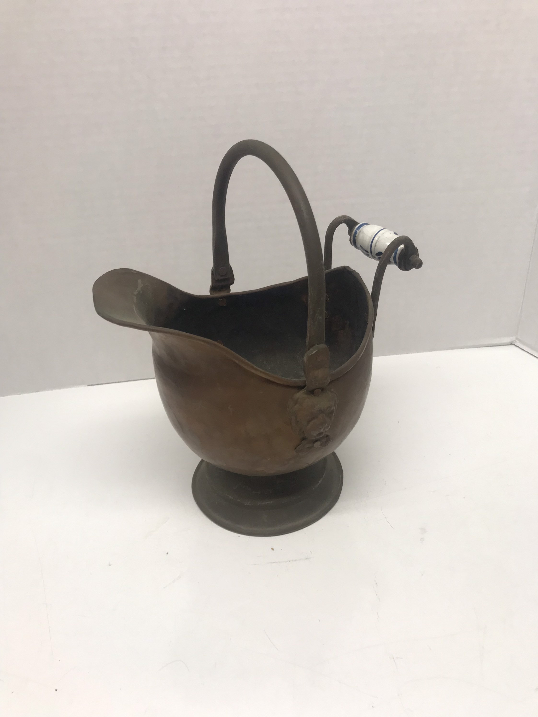 Figurines & Knick Knacks Vintage Copper Helmet Coal Scuttle with Delft ...