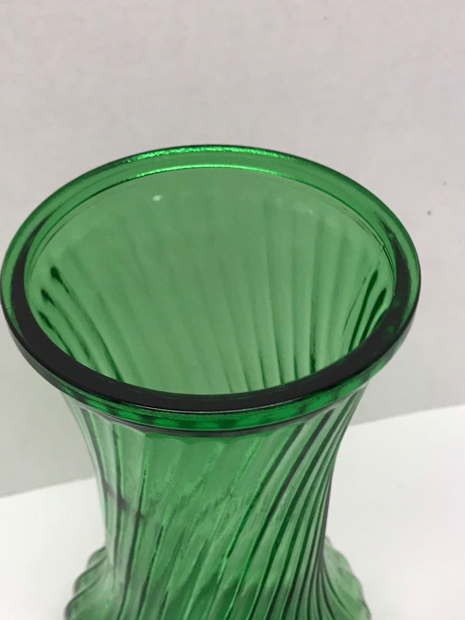 Vintage Hoosier Green Glass Swirl Vase 4090 Etsy