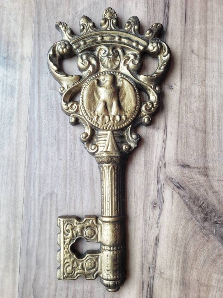 Vintage Skeleton Key MCM Vintage Ceramic Eagle Sculpture Ornate Wall ...