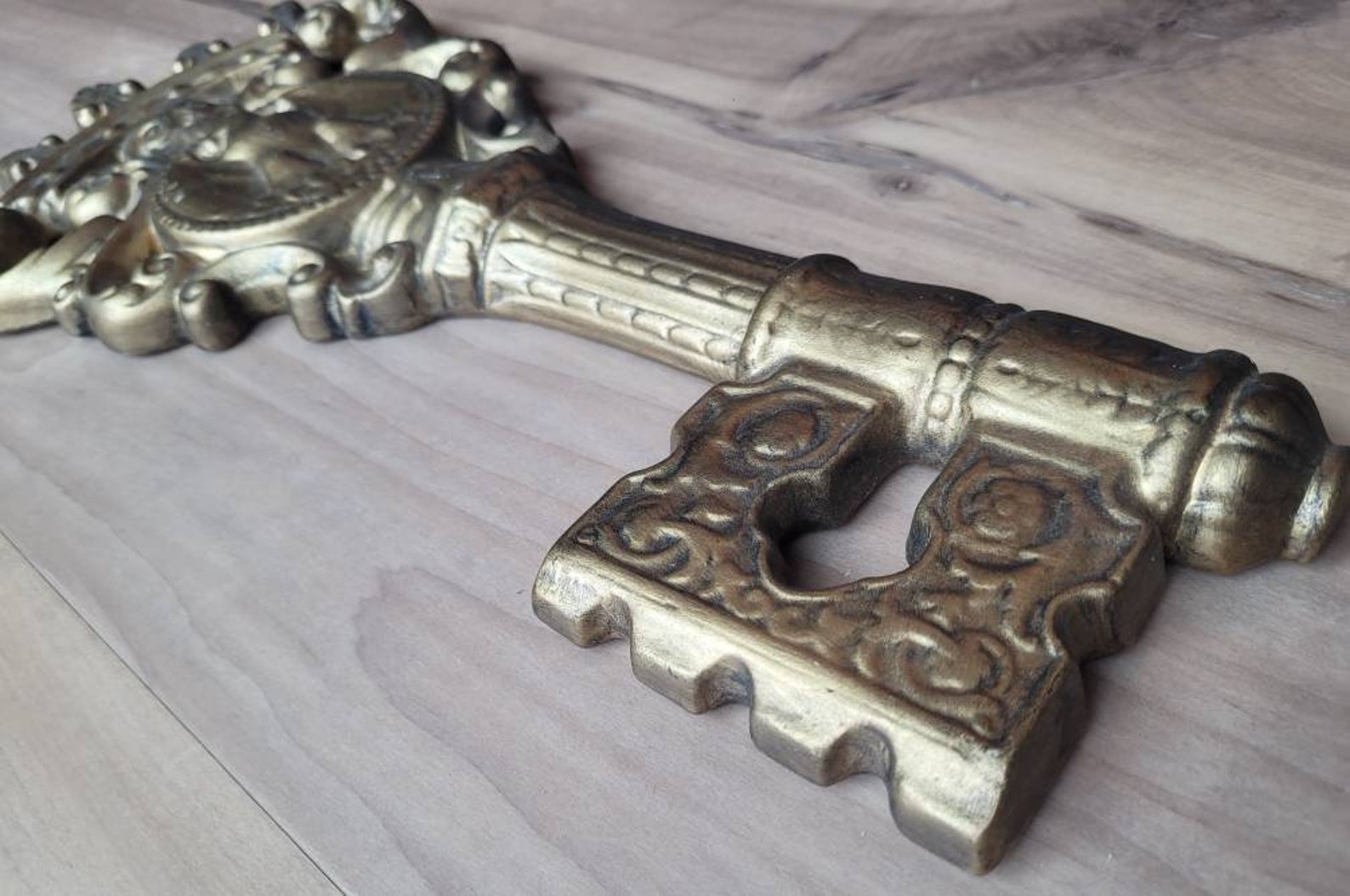 Vintage Skeleton Key MCM Vintage Ceramic Eagle Sculpture Ornate Wall ...