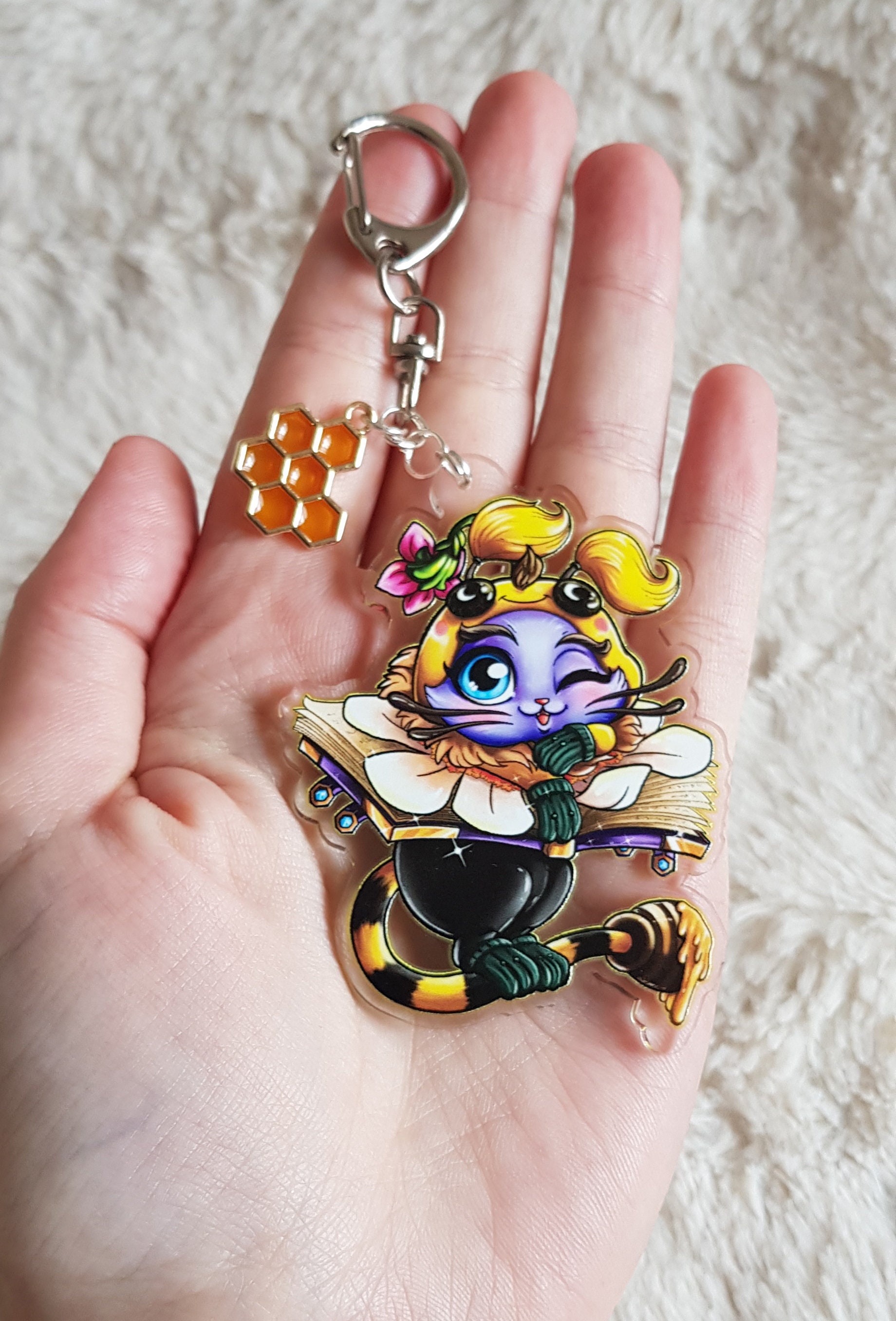 Yuumi Bee key door on both sides and its honeycomb with | Etsy