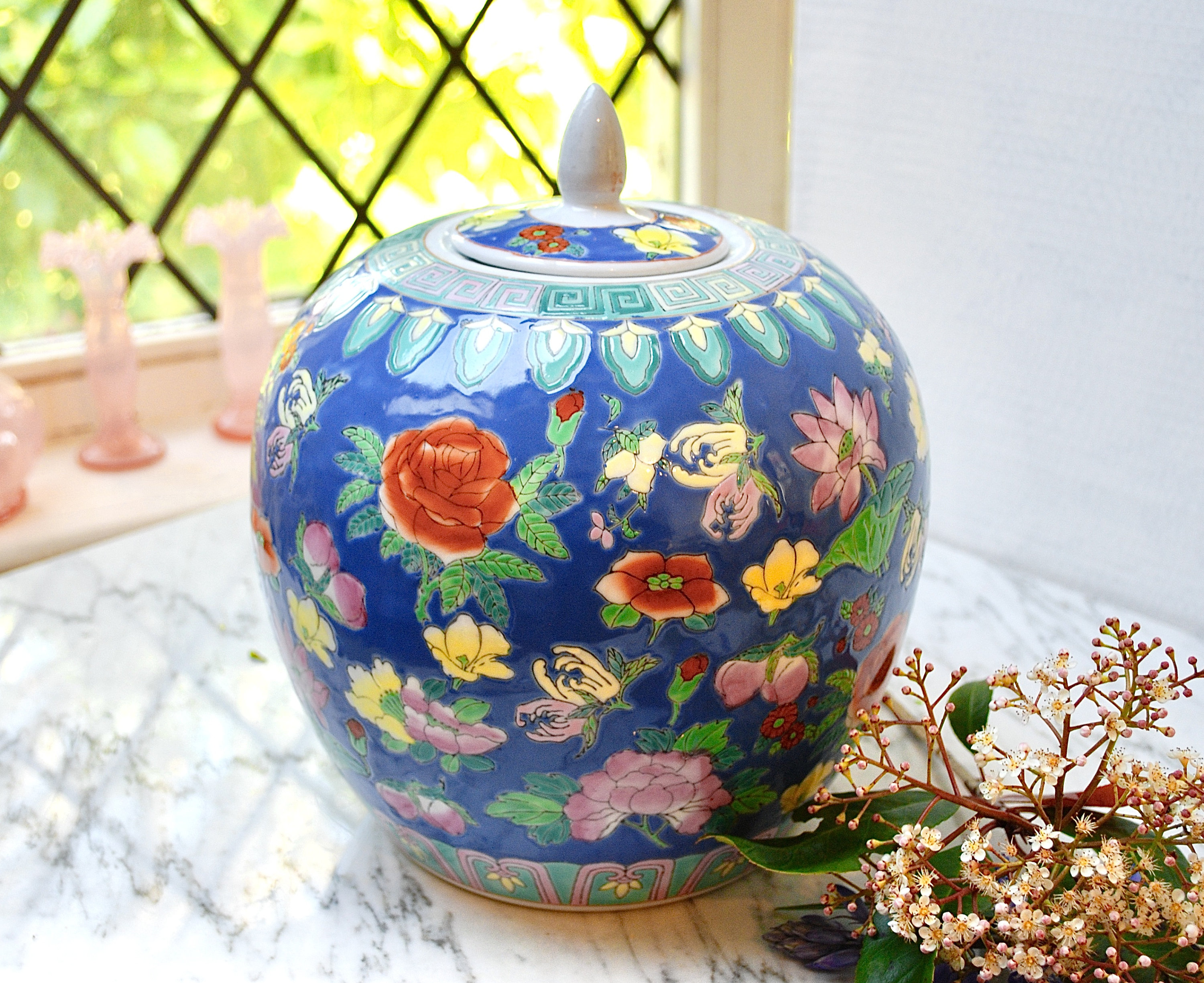 Vintage Chinese Fine Ceramic Large Pot With Cover, Hand Decorated With ...
