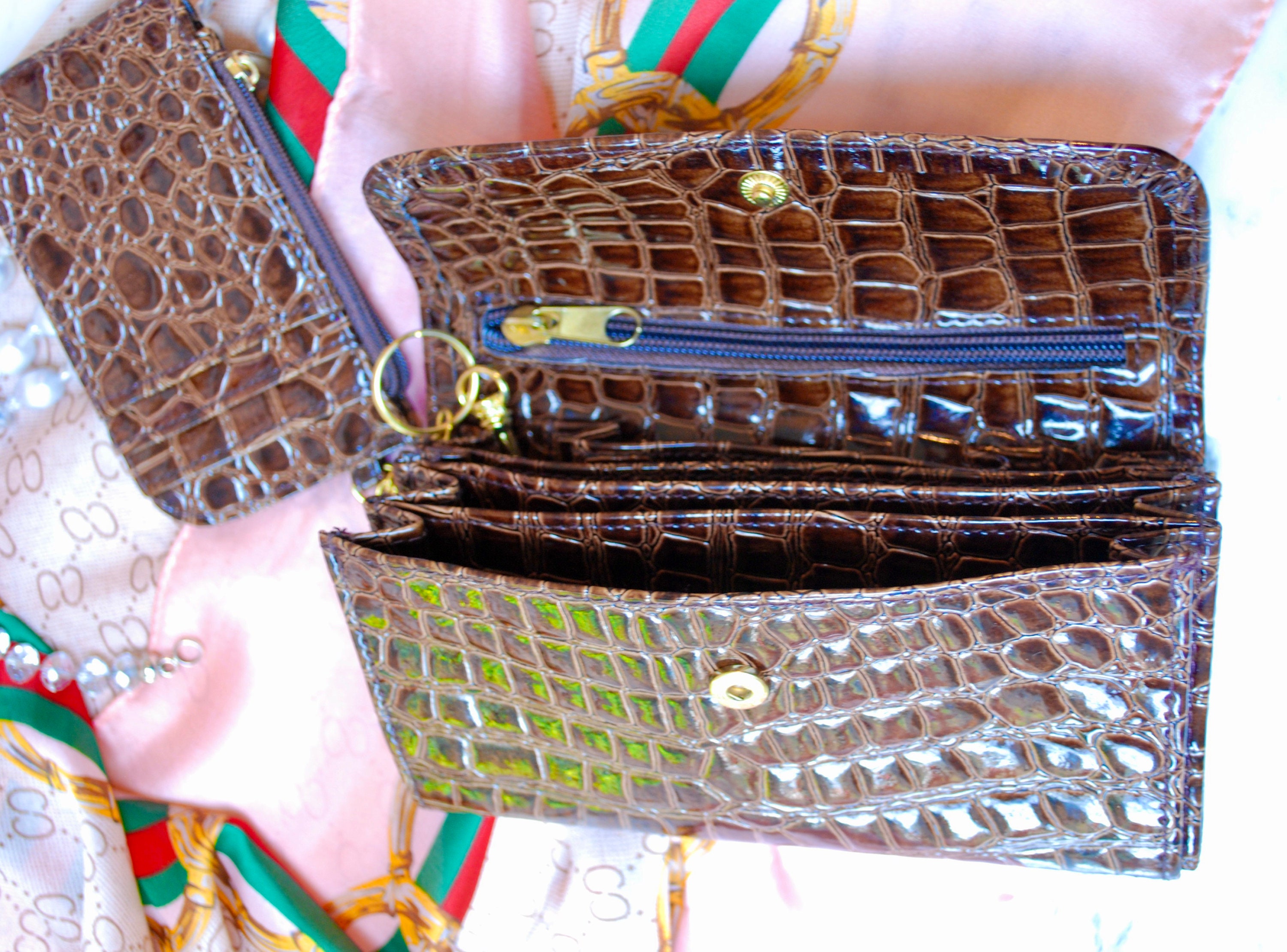 Stylish Versatile Purse in Artificial Crocodile Patterned Shiny Leather ...