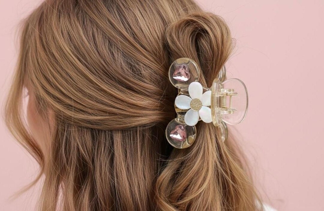 Floral Heart Claw Clip - White Flower & Pink Heart Resin Hair Clip ...