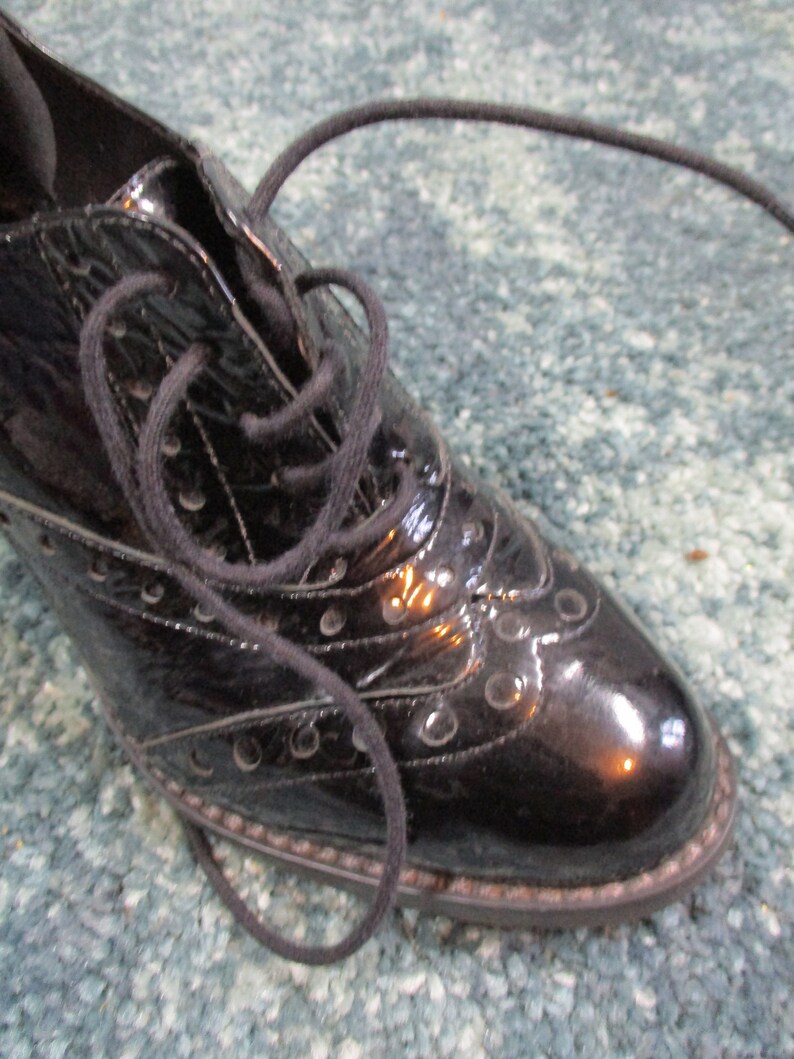 Vintage Patent Leather Heeled Brogues Size 4. Vintage Shoes\vintage ...