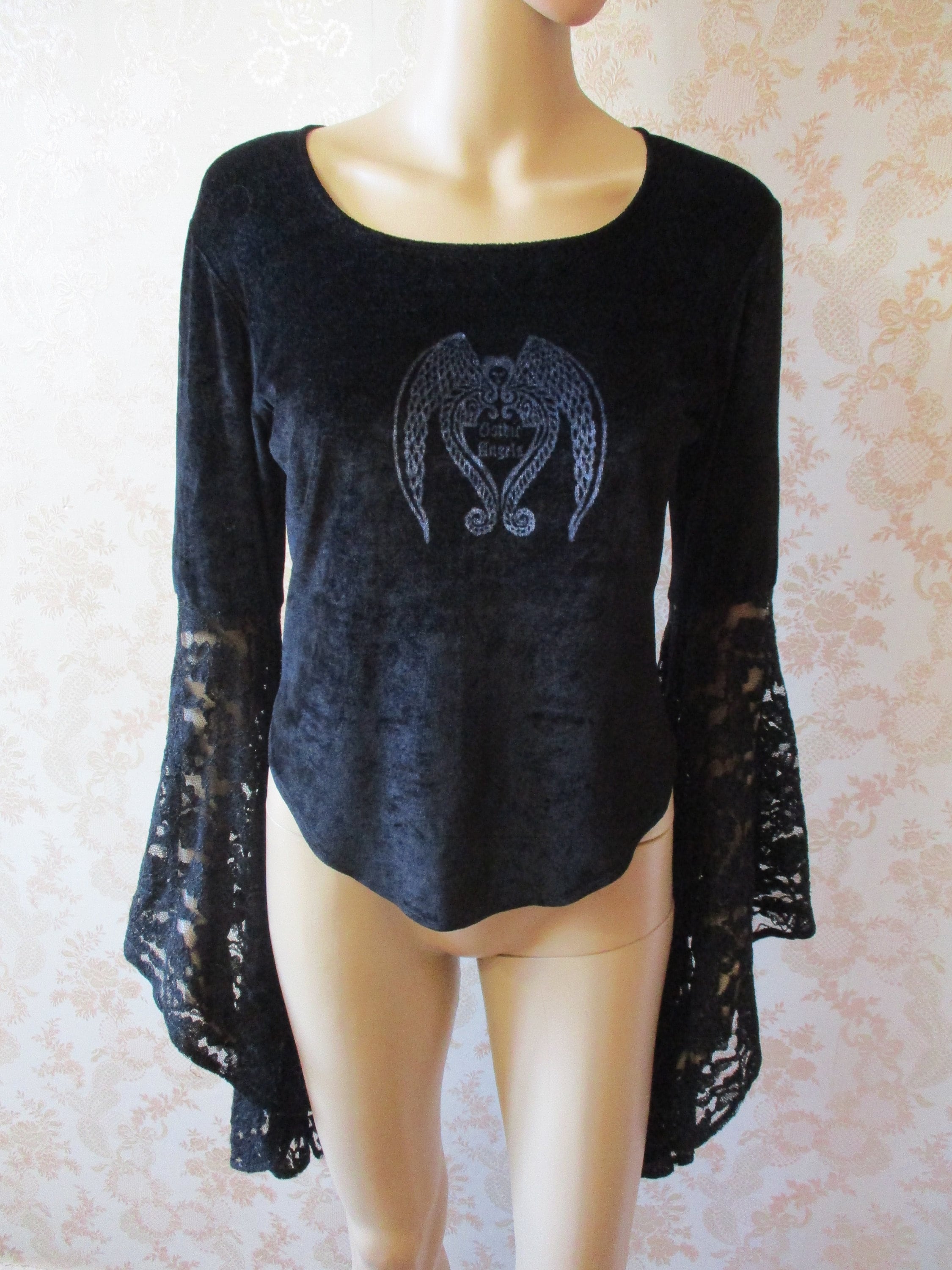 Vintage Velvet Gothic Top by Dark Star . Gothic\velvet\retro\evening ...