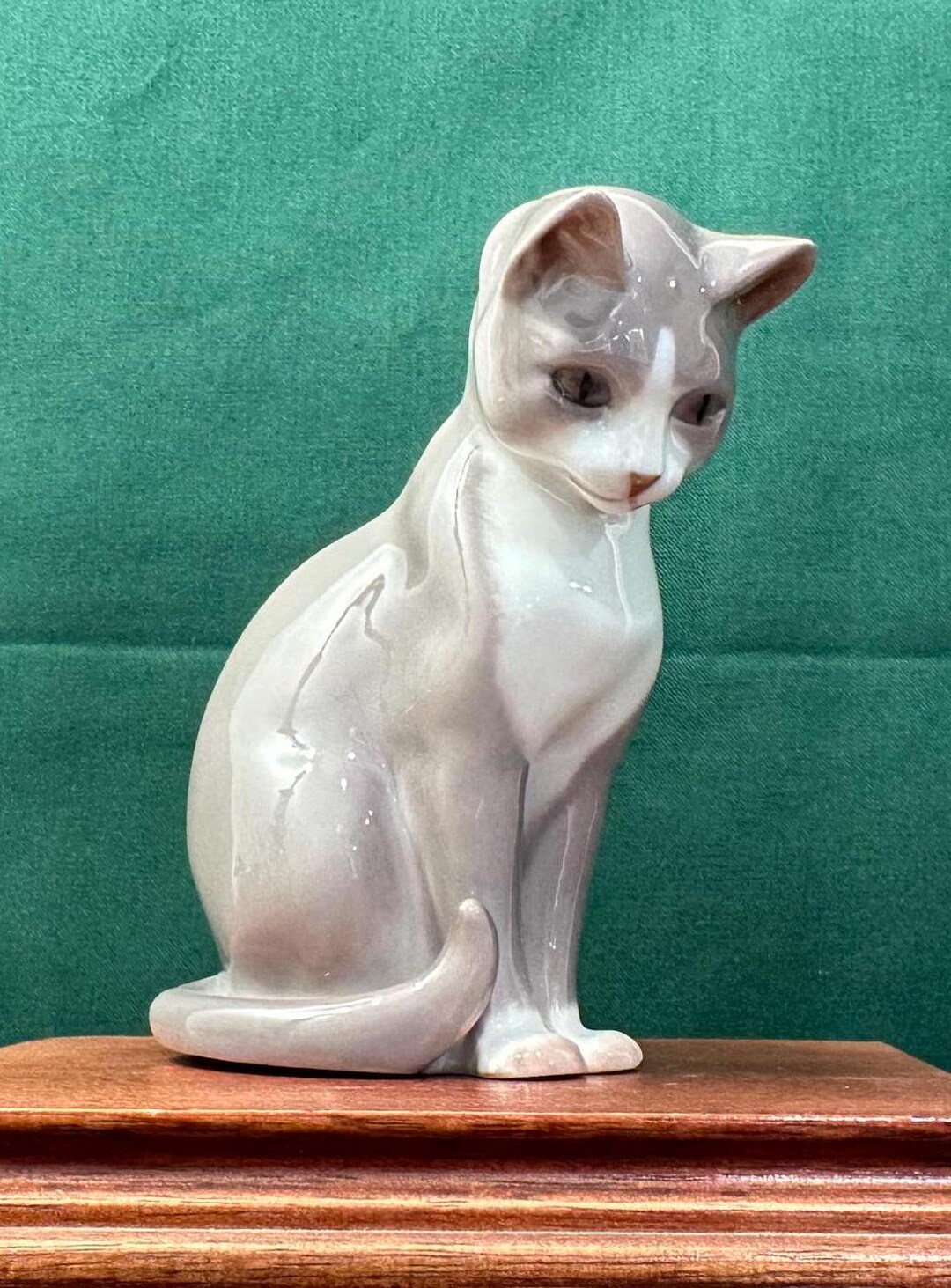 Bing and Grondahl Vintage Porcelain Seated Cat Figurine - Etsy