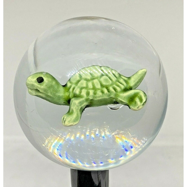 Need help making a clear glass sphere With image inside. : r/photoshop