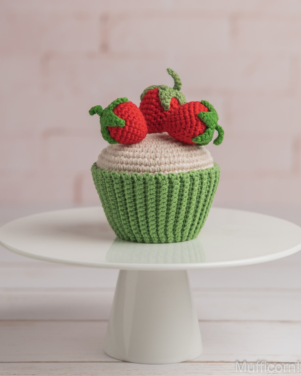 Crochet strawberry muffin pattern Crochet food pattern for - Etsy España