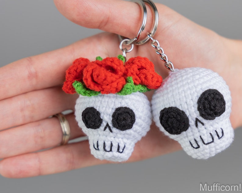 Halloween Crochet Patterns Skull Keychain With Flowers - Etsy