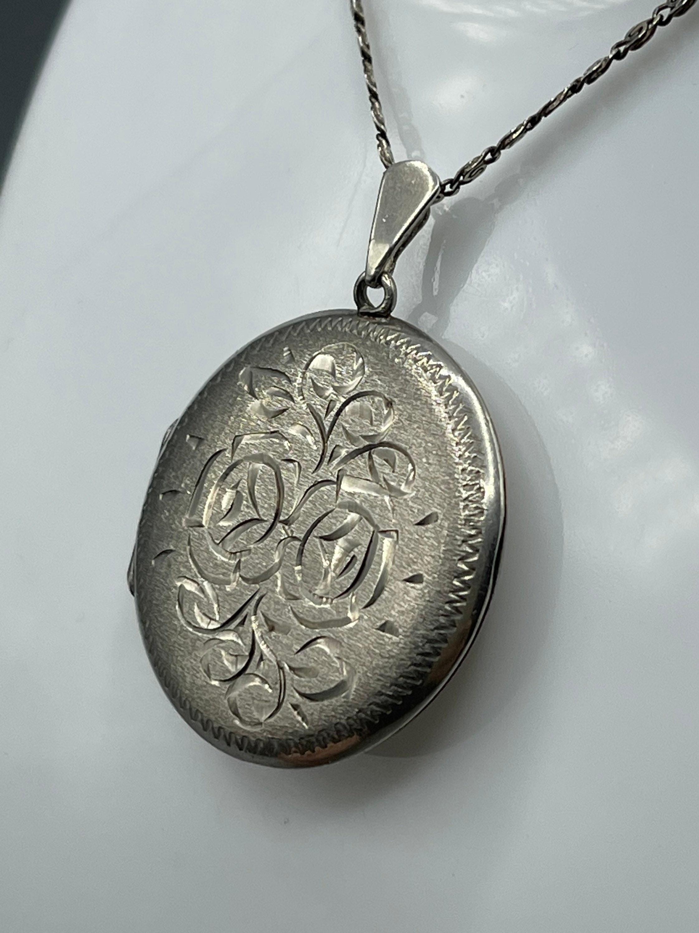 Vintage Large Sterling Silver Locket & Chain Joseph Smith 1974 - Etsy UK