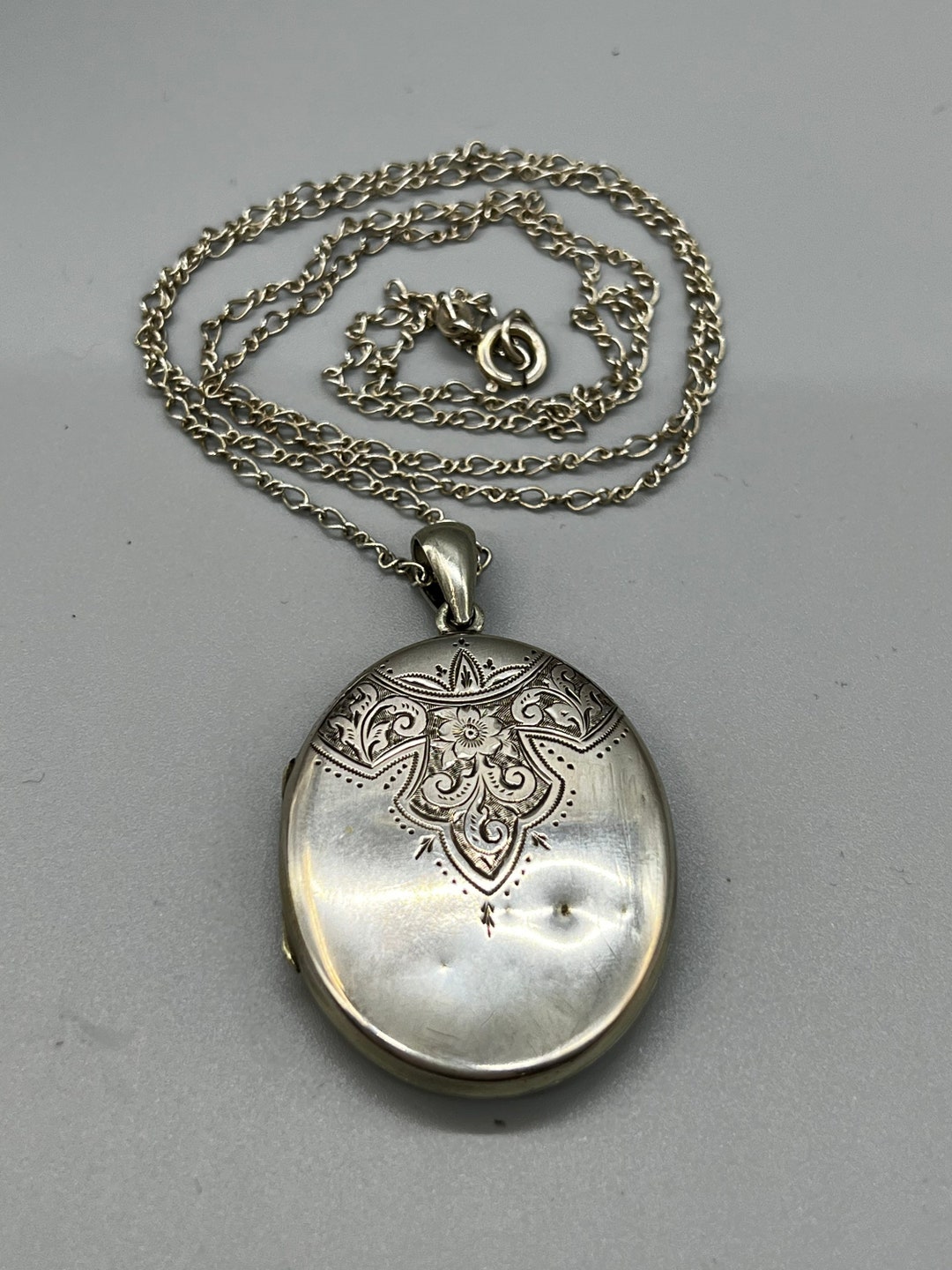 Victorian Extra Large Sterling Silver Oval Locket & 30 Sterling Silver ...