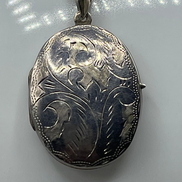 Large Oval Locket - Etsy