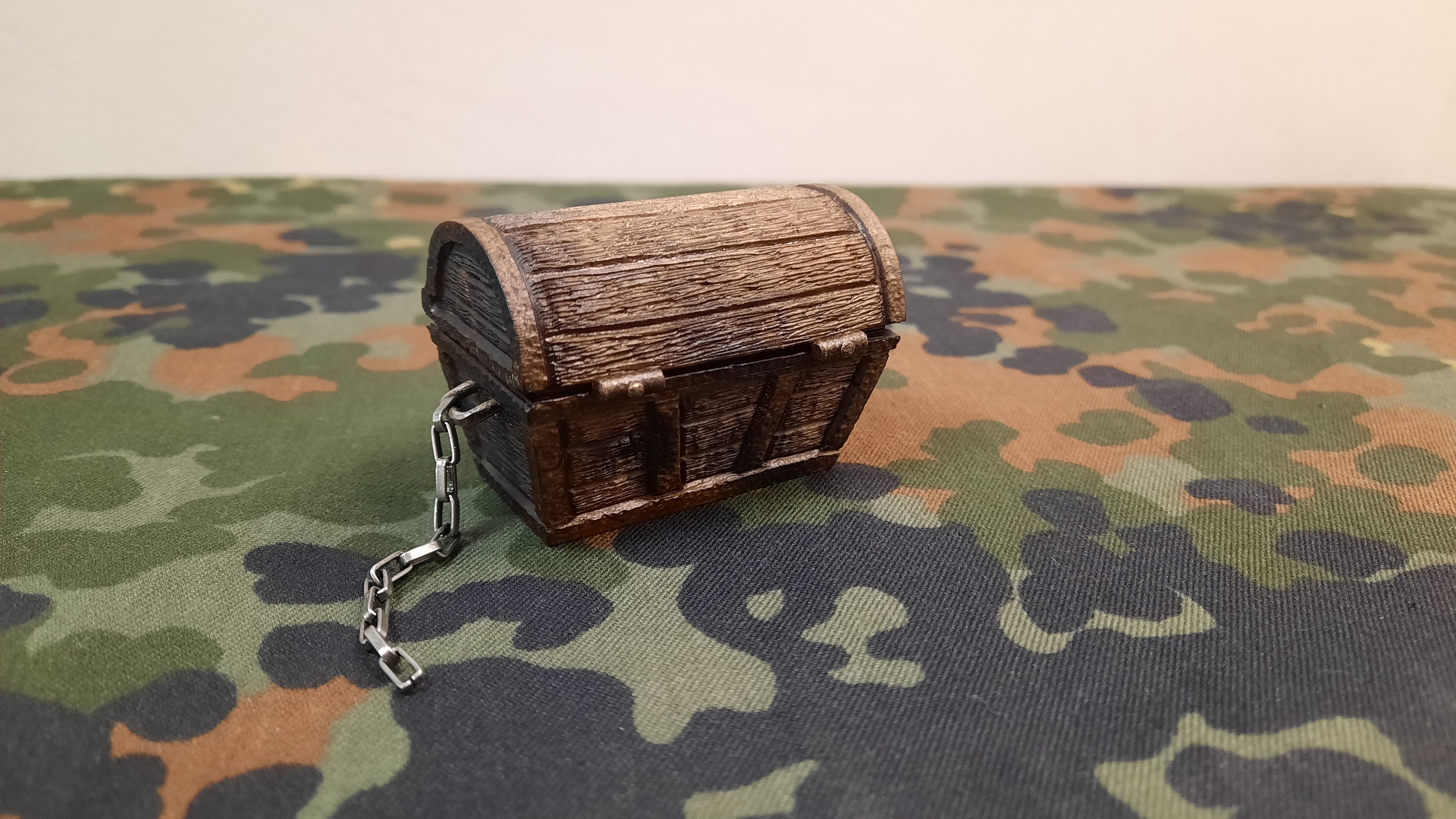 Mimic Chest, Dark Souls 3, Closed Chest, Wood Carving Decoration ...