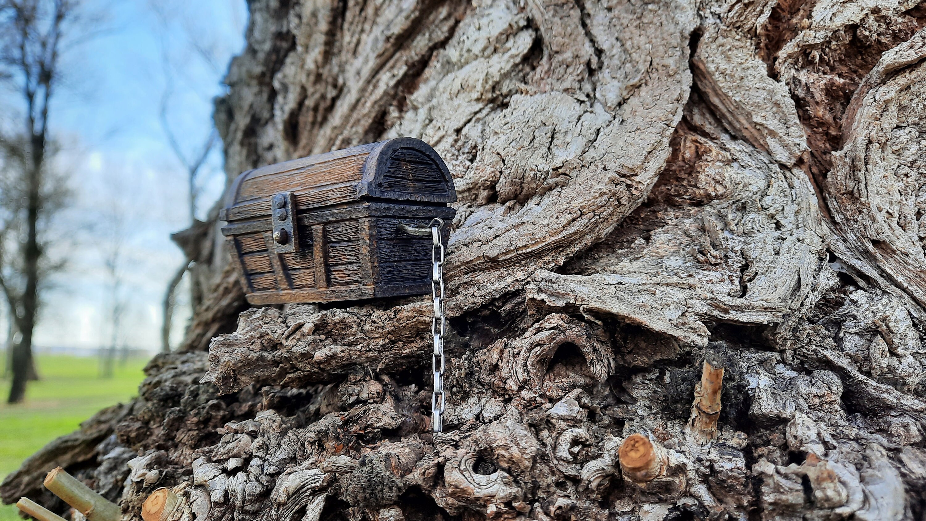 Mimic Chest, Dark Souls 3, Closed Chest, Wood Carving Decoration ...