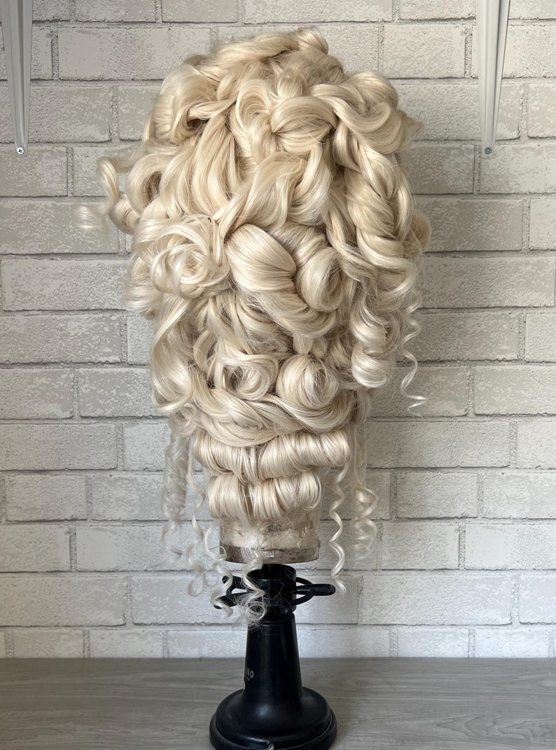 Sky High Queen Elizabeth 18th Century Human Hair 24" (bridgeton) With ...