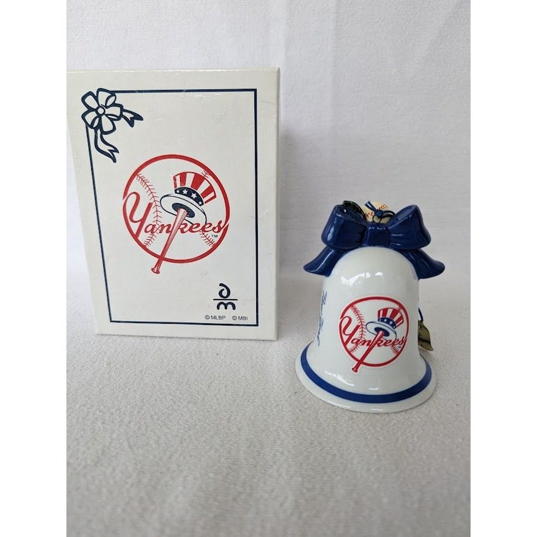 New York Yankees Danbury Mint Bell Santa Ringer 2004 Christmas Ornament ...
