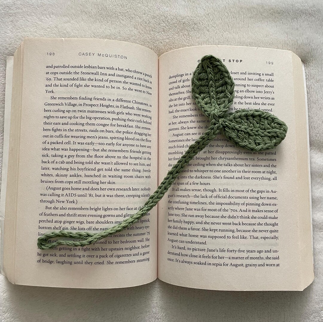 Crochet Green Leaf Bookmark for Book-lovers Cute Plant Bookmark ...