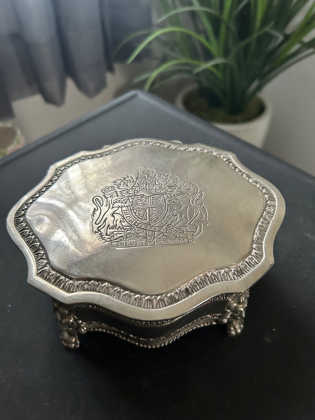 Vintage Lion Engraved Trinket Box! Lion Head and Claw Feet! - Etsy