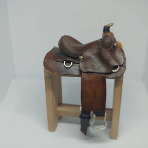 Traditional Western Saddle 1:9 Scale for Model Horses. (stand is NOT ...
