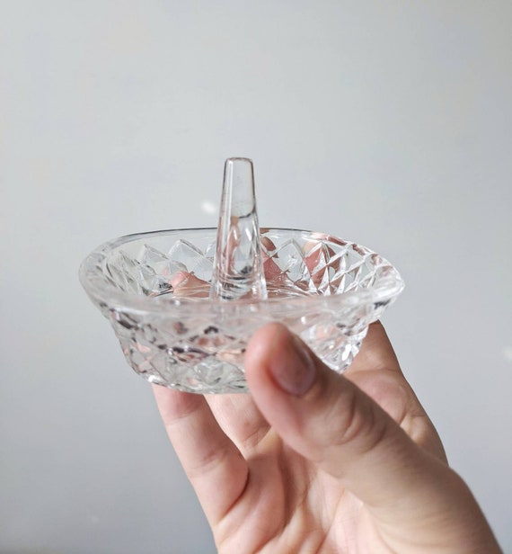 Vintage crystal ring dish - Gem
