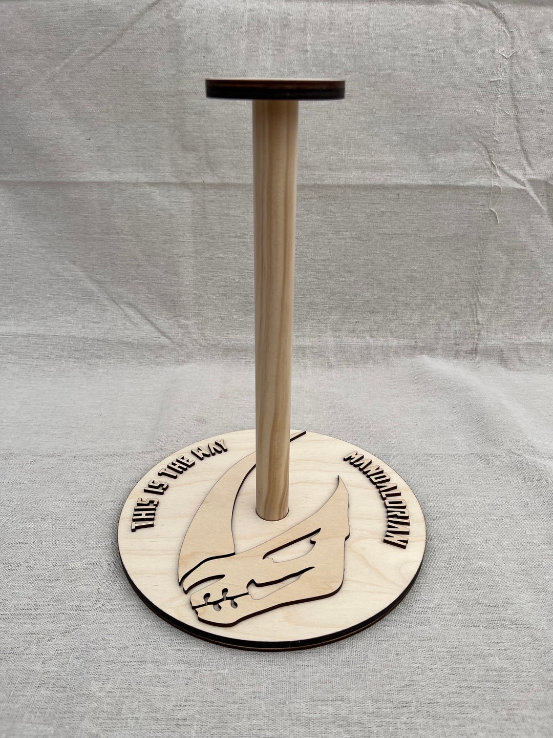 Mandalorian Wood Helmet Stand V1 - Etsy