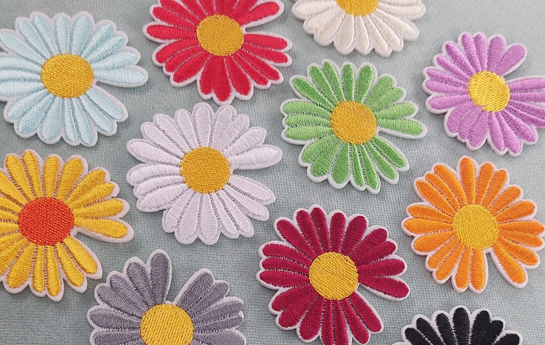 Embroidered Iron-on Daisy Patch, Customize Clothing and Accessories - Etsy